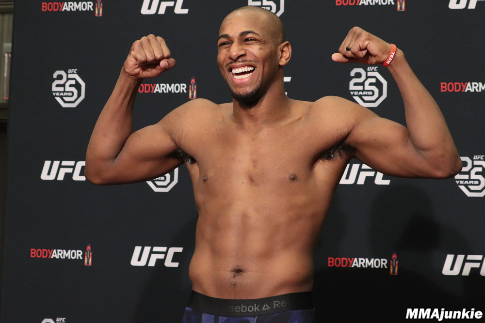 Interview With UFC's Mike Rodriguez! - Back Sports Page