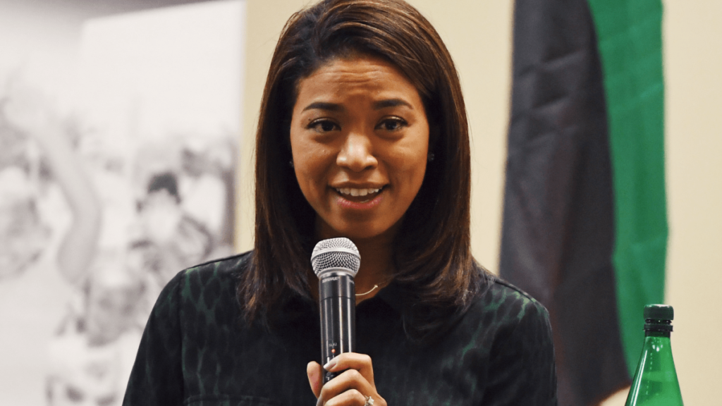 Sandra Douglass Morgan Hired as Raiders Team President - Back Sports Page